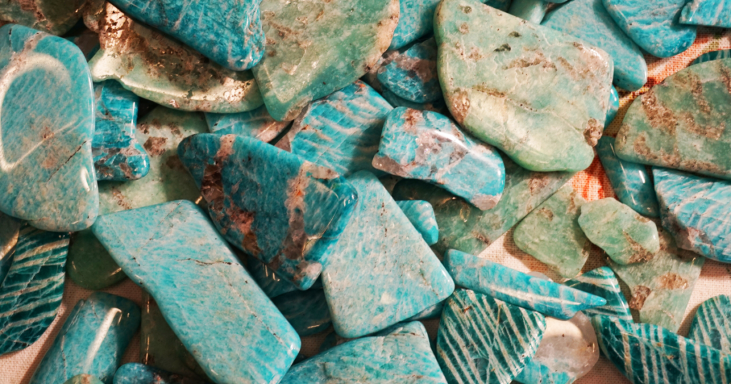 Microcline Meaning: Healing Properties, Benefits and Uses