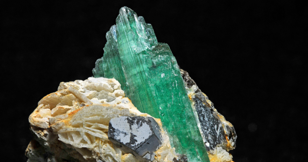 Hiddenite Meaning: Healing Properties, Benefits, and Uses
